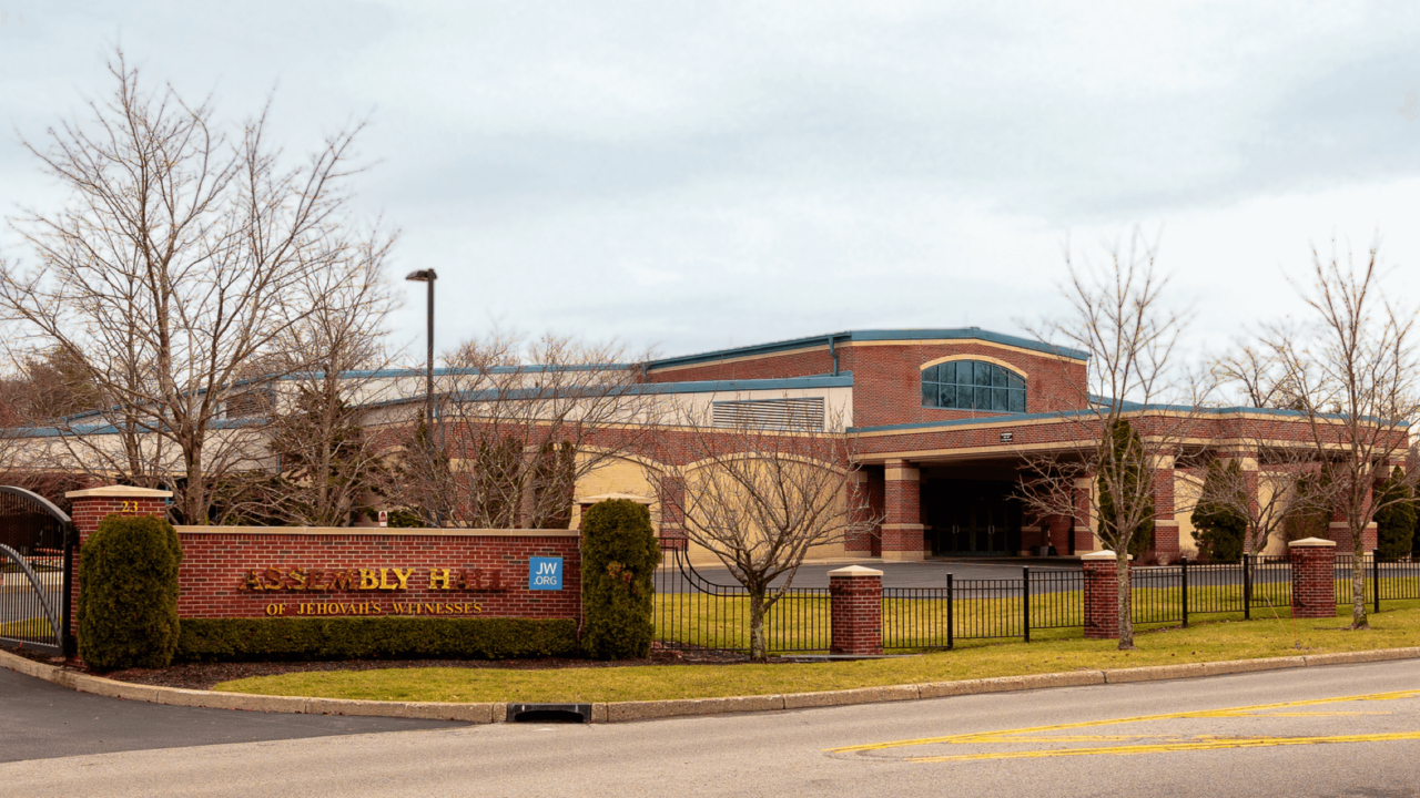 History of Jehovah’s Witnesses on Long Island - Long Island Assembly Hall